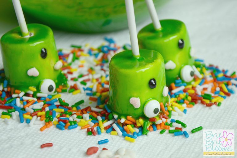 Valentine's Day alien pops with outer space valentines - Brie Brie Blooms