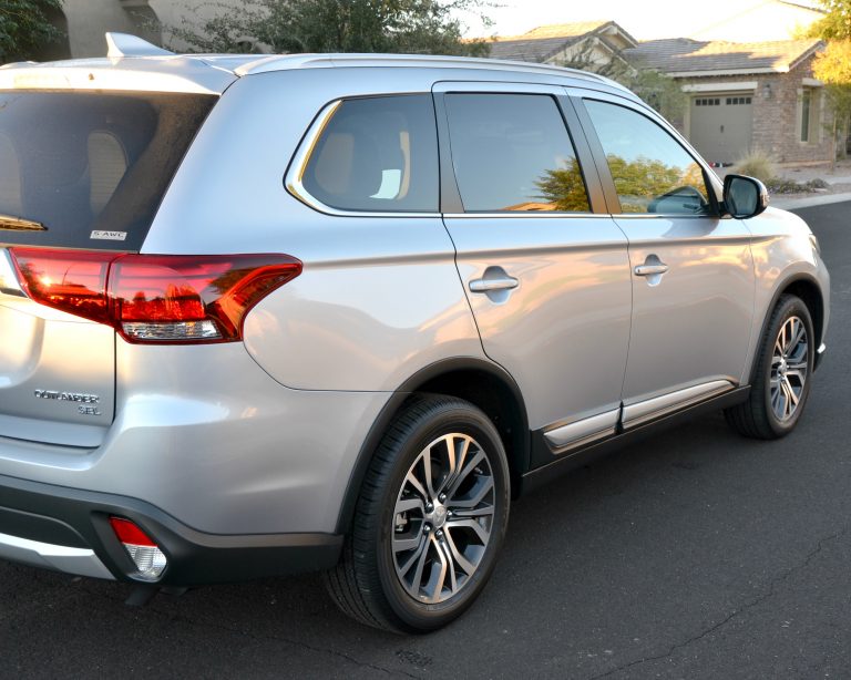 10 reasons to love the Mitsubishi Outlander - Brie Brie Blooms
